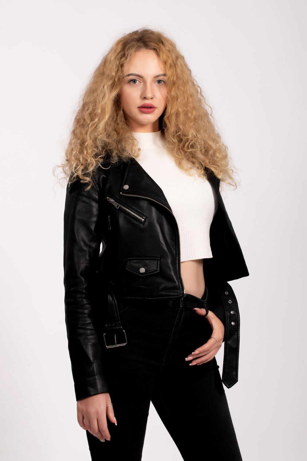 ATHENA V. – Happy People Models